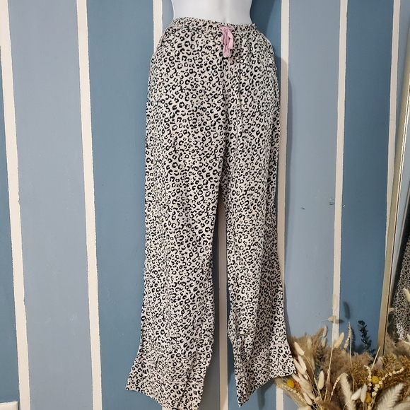 Victoria's Secret | Intimates & Sleepwear | Victorias Secret Black And ...